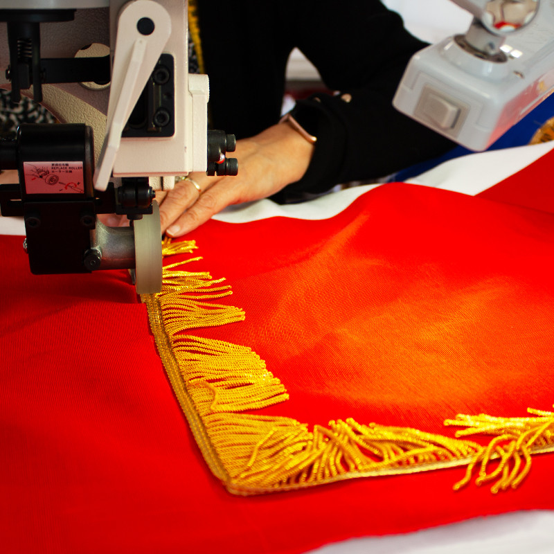 Drapeau de Défilé Français Brodé - Ottoman Tricolore | MACAP