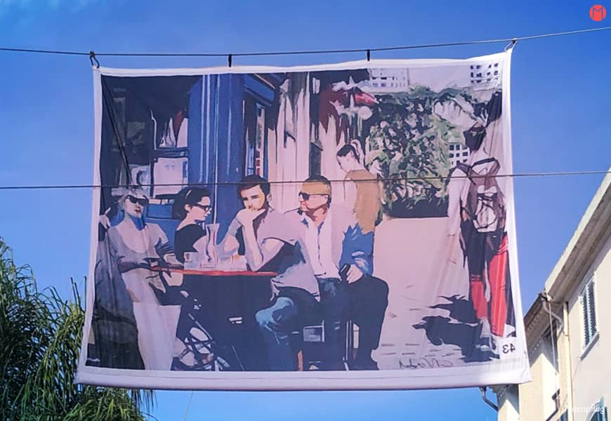 Les kakémonos de l'expo l'Art suspendu de la ville de Sanary